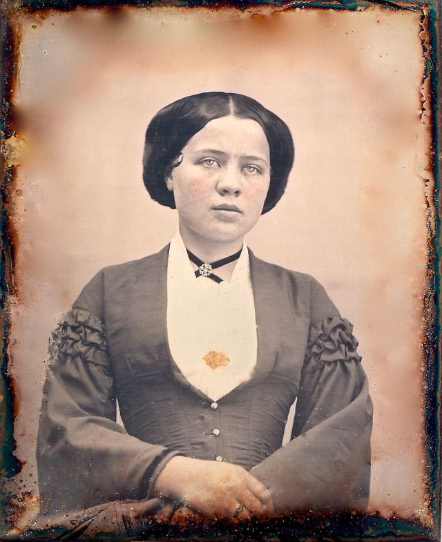 39 Stunning Photos of Upper-Class Girls in the Mid-19th Century ...