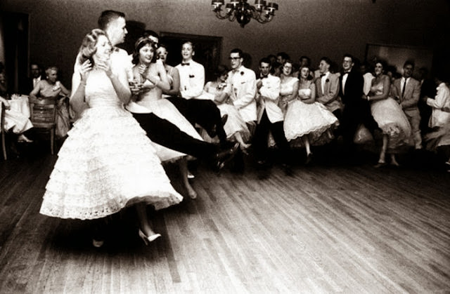 Chuck's Fun Page 2: Old Prom photos - things were different back then