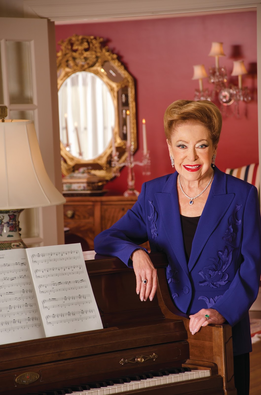 THE MELODY LINGERS ON by Mary Higgins Clark