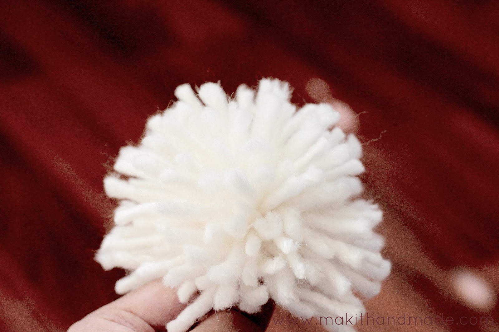 Make It Handmade: Perfect Pom Pom Tutorial