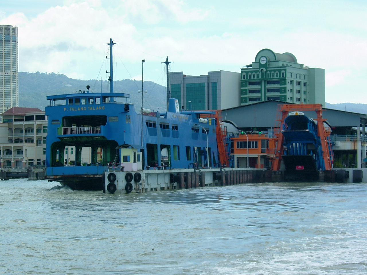 MALAYSIA: PENANG FERRY