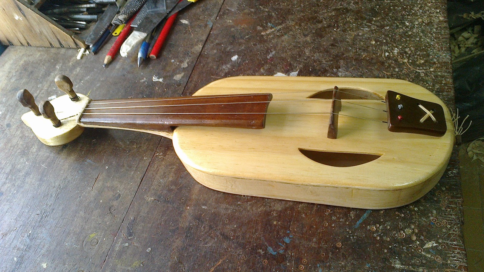 Barro e Cordas: Rabeca Medieval