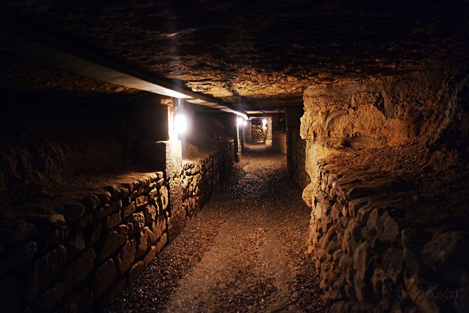Kleiner Einblick in die Katakomben von Paris - arcanusart