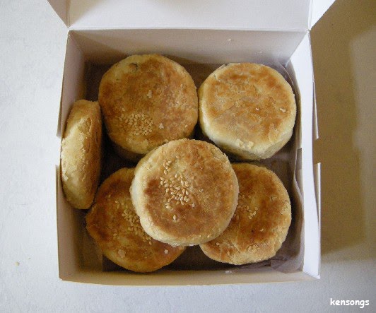 Heaven.Man.Earth: Tau Sa Piah whets the Green Dragon's appetite