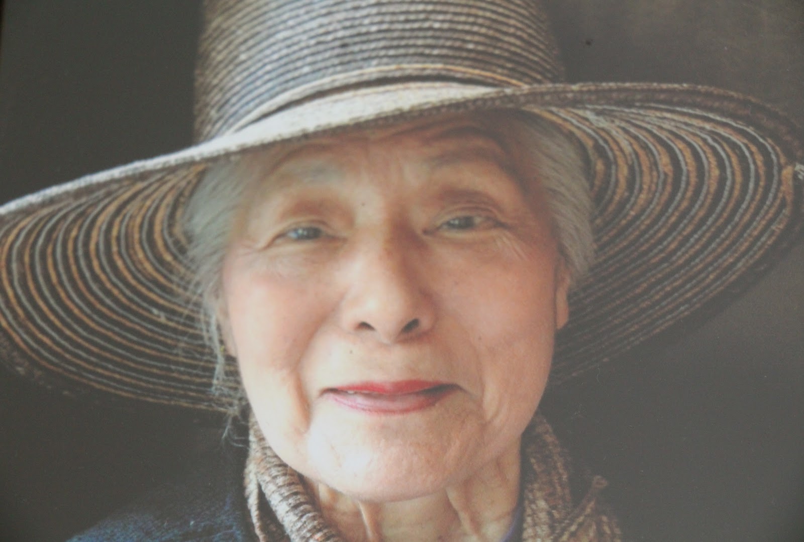 Toshiko Takaezu at emaze Presentation