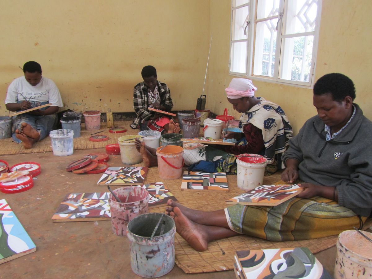 John Pugh in Rwanda: Imigongo Co-operative (cow dung art)