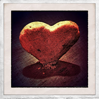 Quaffit's Art of iPhoneography: In the Shadow of a Crumbling Heart