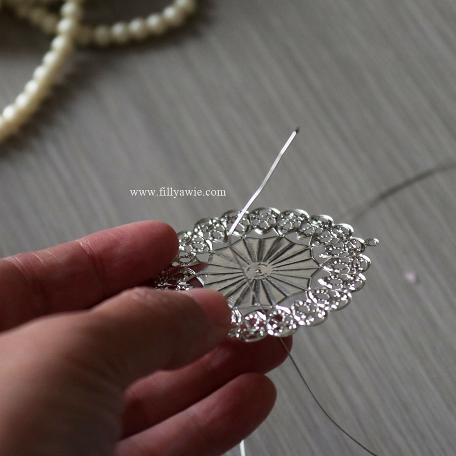 Cara Membuat Bros dari Manik-Manik dan Mutiara Sintetis | Fillyawie ...