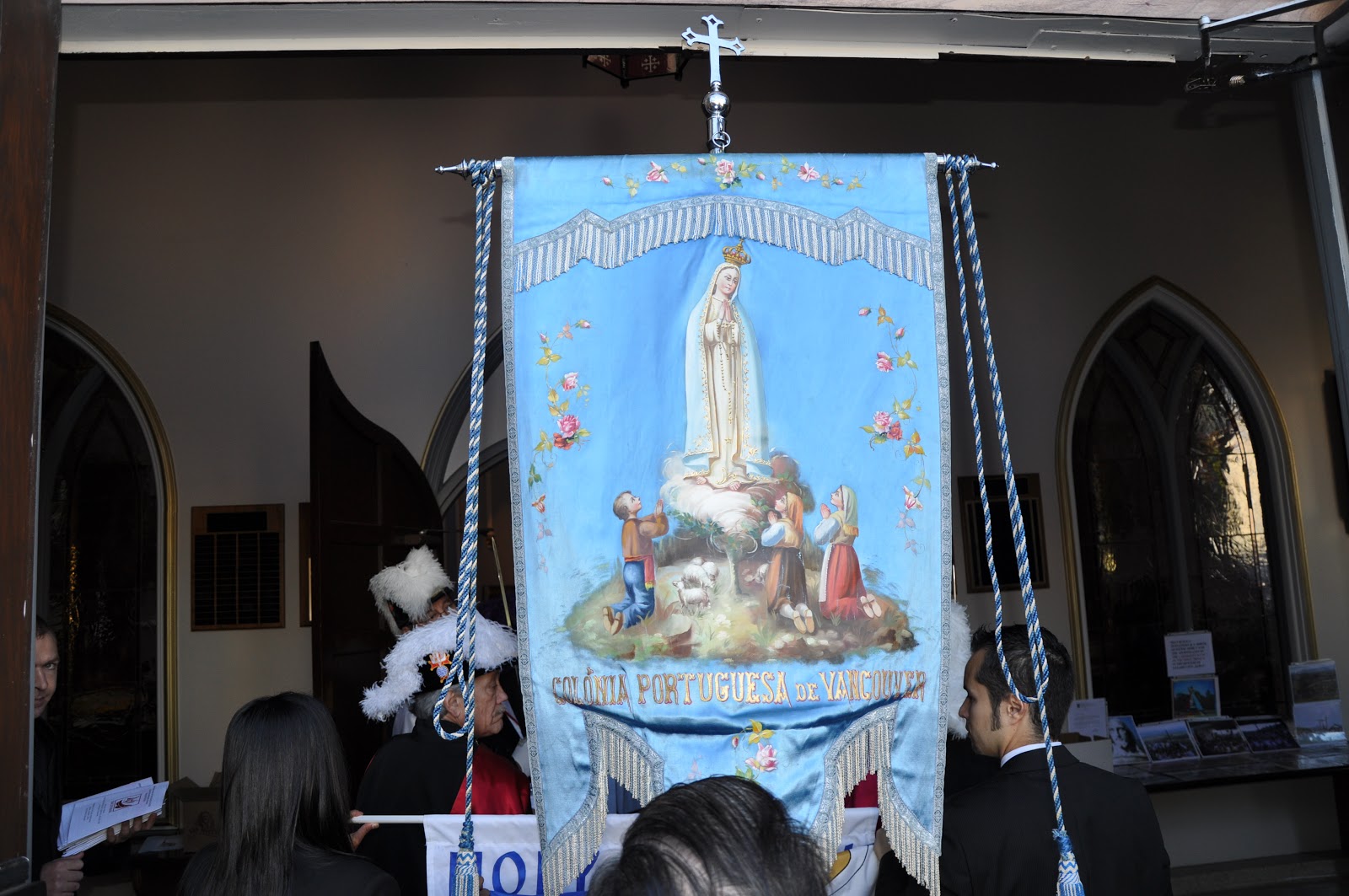 Orbis Catholicus Secundus: Processional Banner