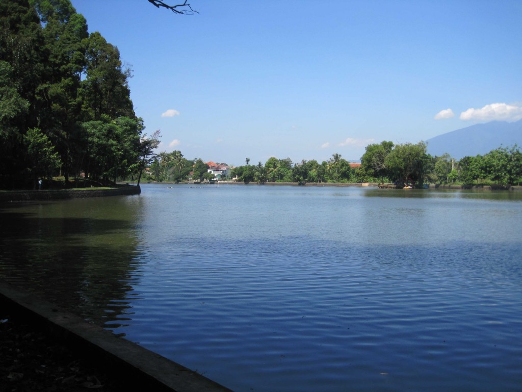 wahanawisata.com: danau Situ Gede Bogor, sebuah alam yang tiada duanya