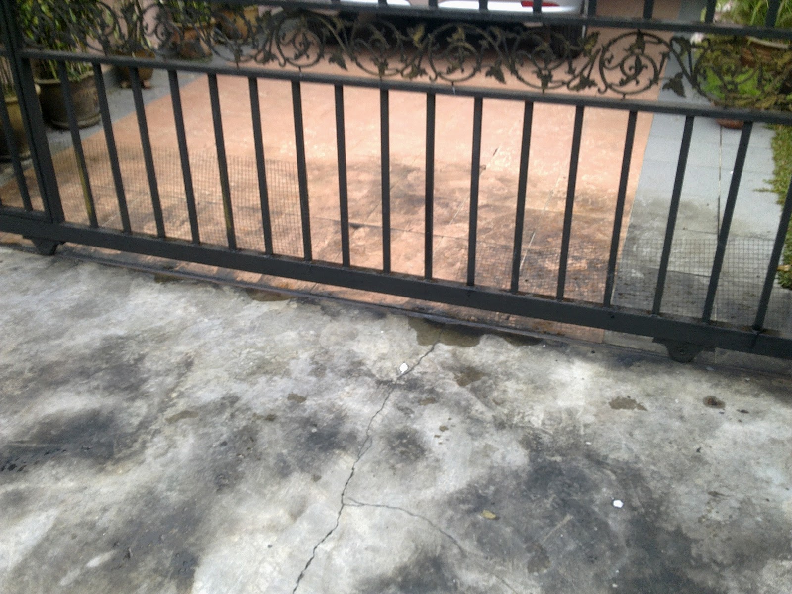 Misai Merah: Pintu pagar rumah Mat Sabu dibakar