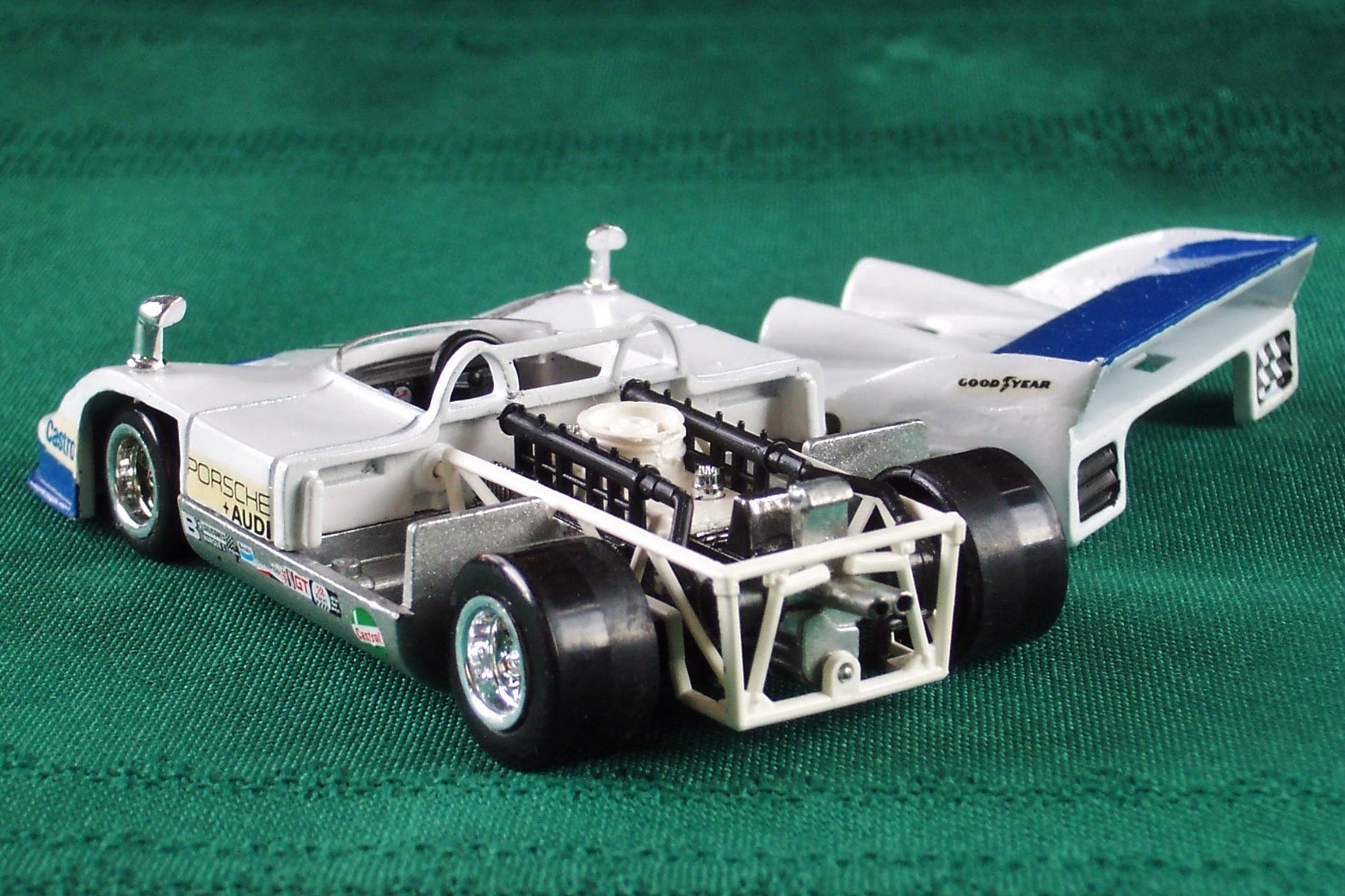 1-43 Porsche Models: Porsche 917/10