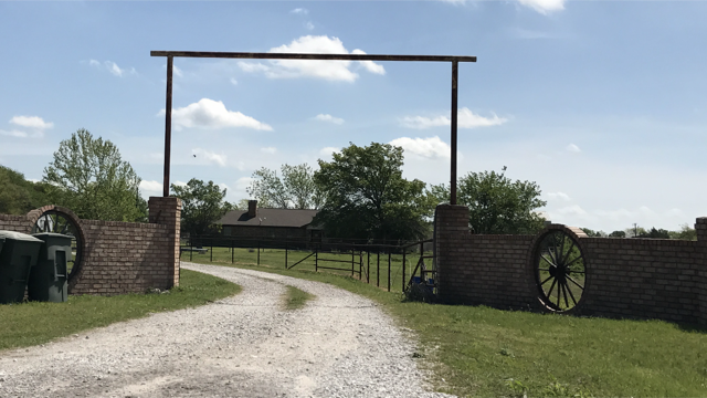 Busy Geemaw: Texas Ranch Gates