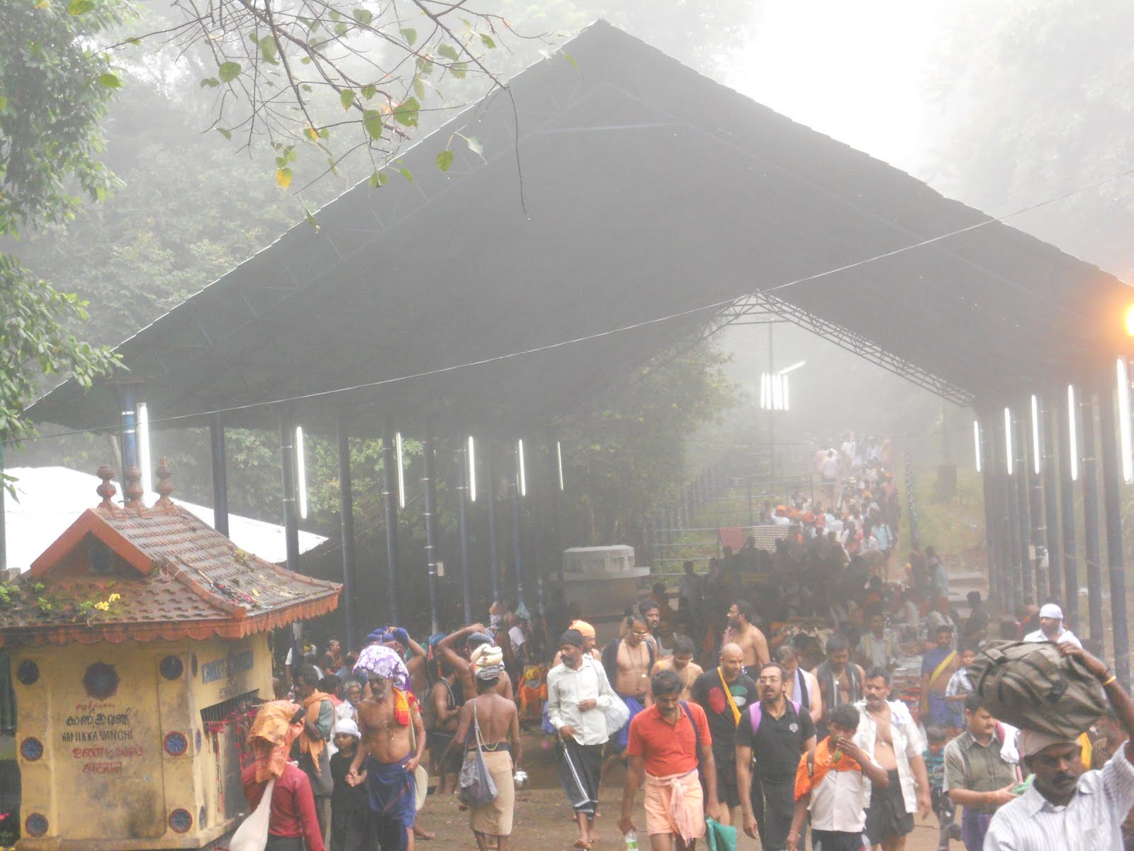 wallpapers name: Story of Sabarimala Temple - Sannidhanam & Shabarimala ...