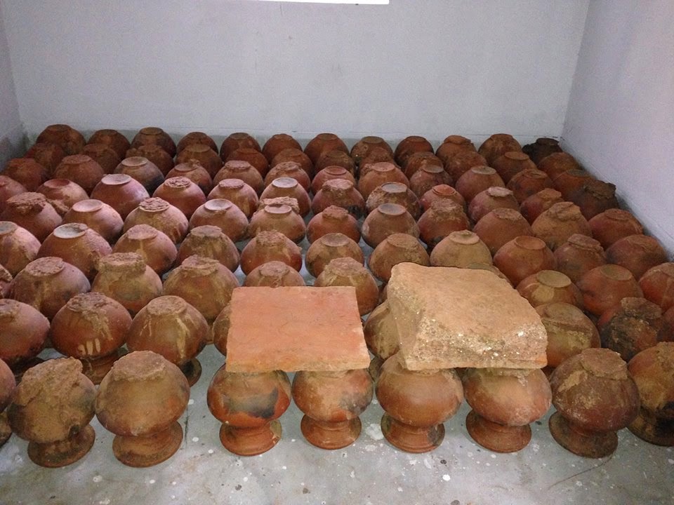 Mughal fort, pitchers used as heat repellents - History and Travel ...