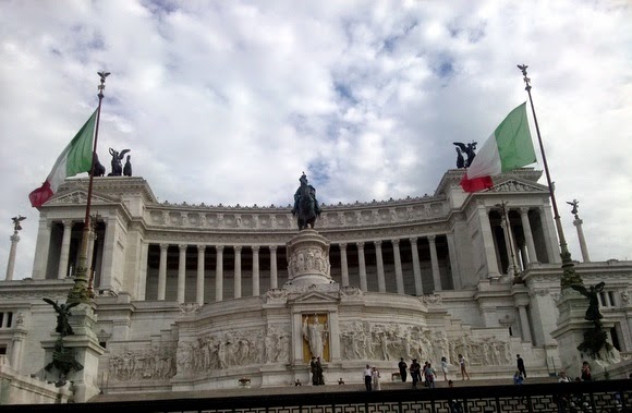 Celluloid Diaries: Rome day 1: Colosseum, Fori Imperiali, Altare della ...