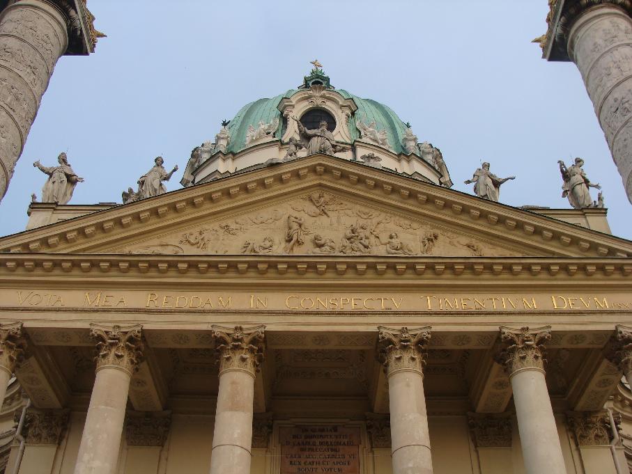 The City and the World: Die Karlskirche in Wien.