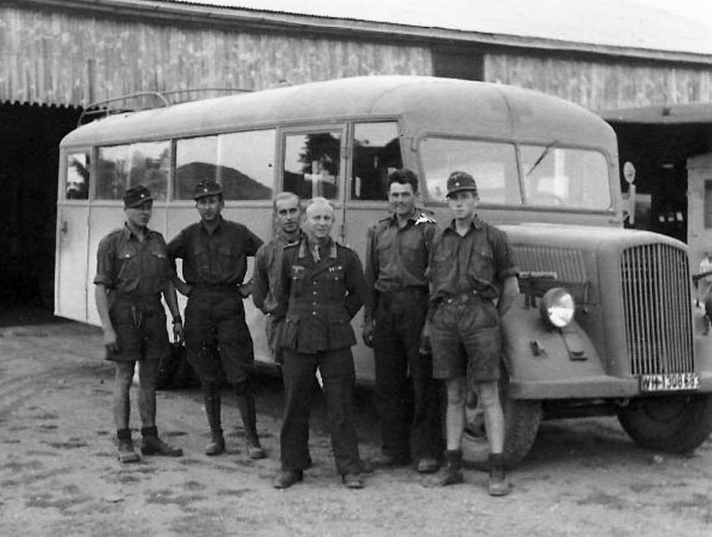 Panzerserra Bunker- Military Scale Models in 1/35 scale: Opel Blitz Bus - 3.6-47 model W39 ...