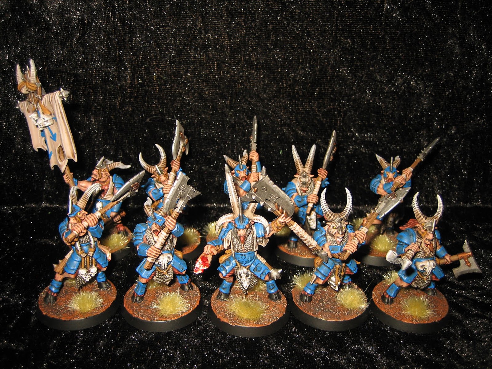 Making miniatures with Mario: Beast of Chaos : Bestigor Herd finished