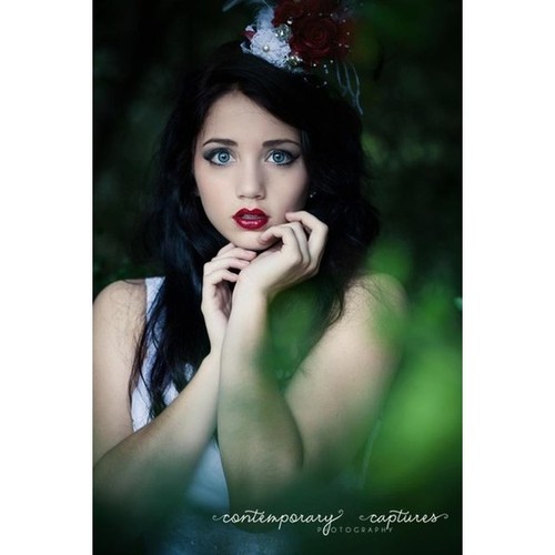 Calvin's Canadian Cave of Coolness: Model Mayem - Emily Rudd