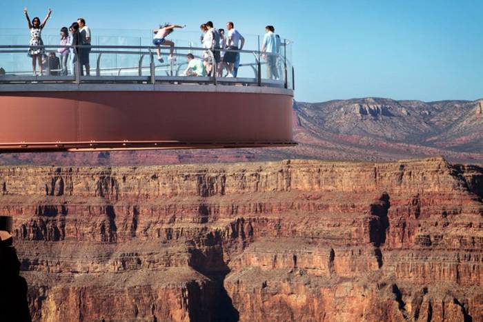 Mail2Day: Grand Canyon Glass Bottom Skywalk (20 pics)