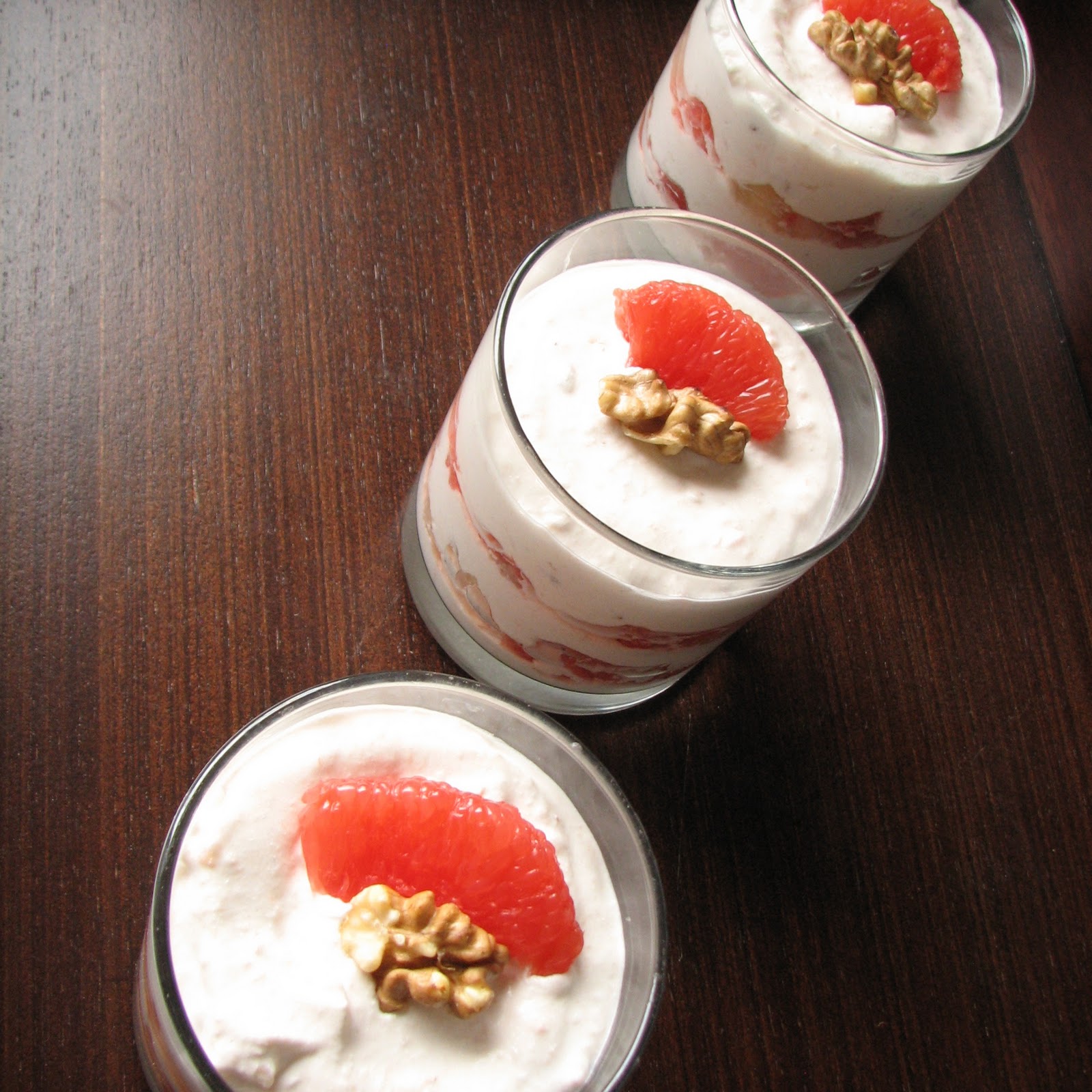 caiet cu retete: Desert la pahar cu iaurt si grapefruit