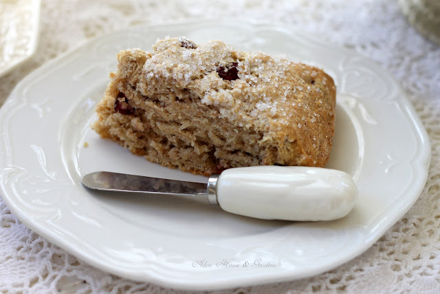 Aiken House & Gardens: Old English Fidget Pie & Scones