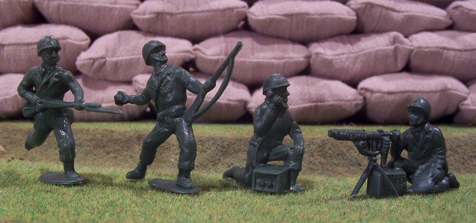 WWII Plastic Toy Soldiers: Charbens - Toy Soldiers