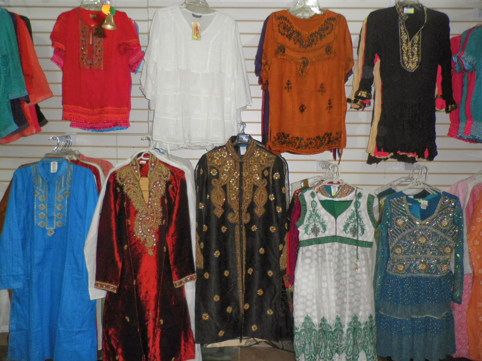 ROPA Y ARTESANIAS DE LA INDIA: ROPA HINDU,FALDAS,BLUSAS,VESTIDOS,SARIS ...