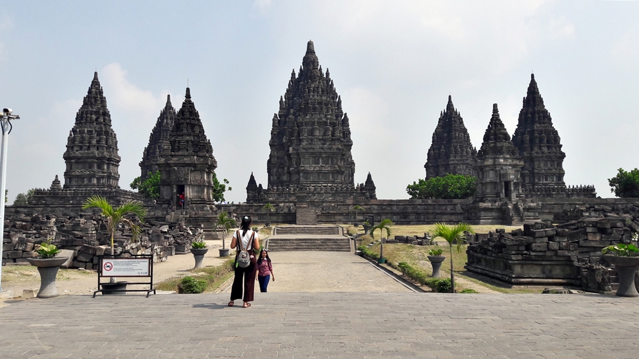Candi Prambanan: Mahakarya Hindu Terbesar di Indonesia | The Tales of a ...