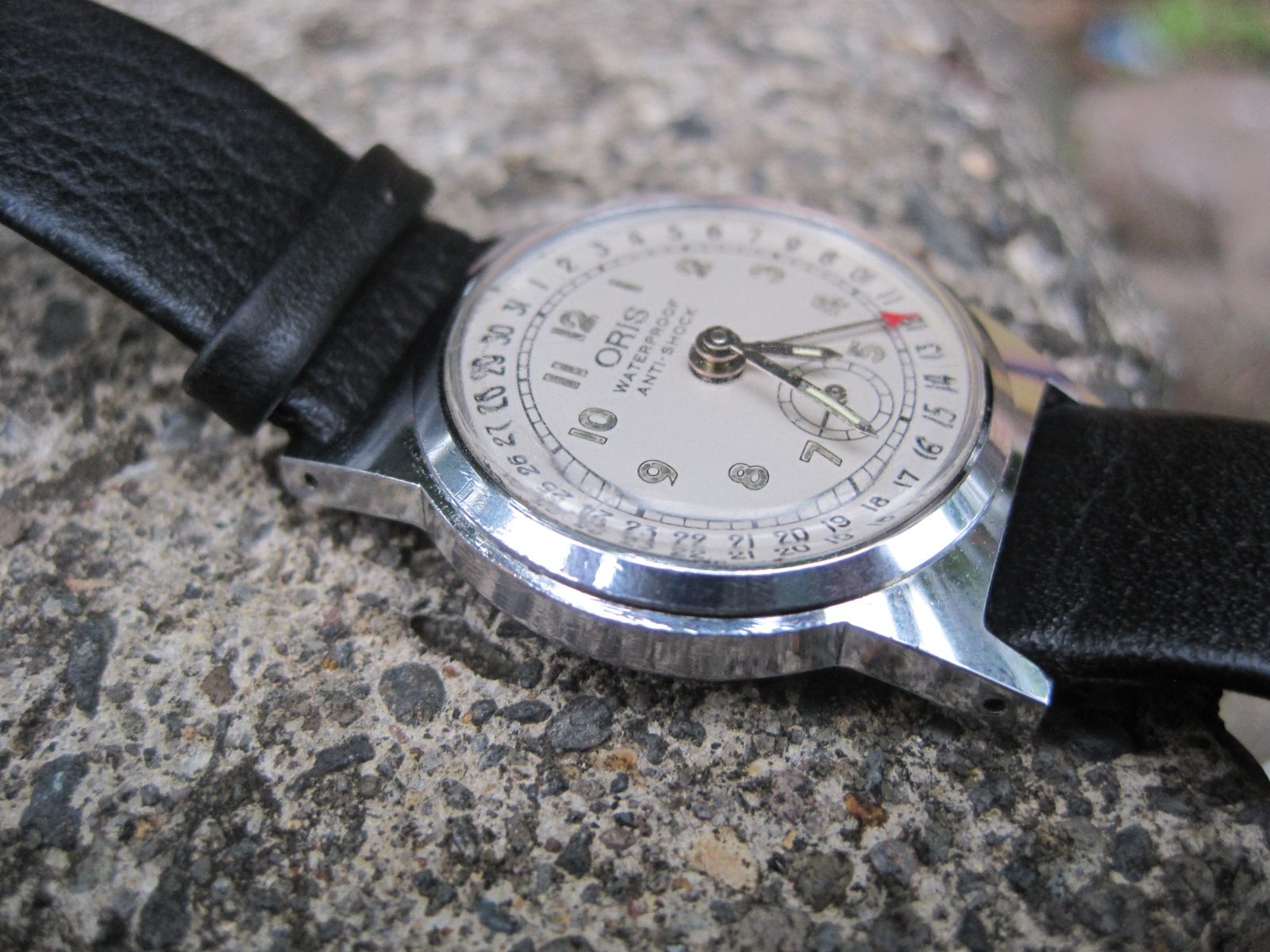 TiMEkeeper: -sold- Oris Military Pointer Date