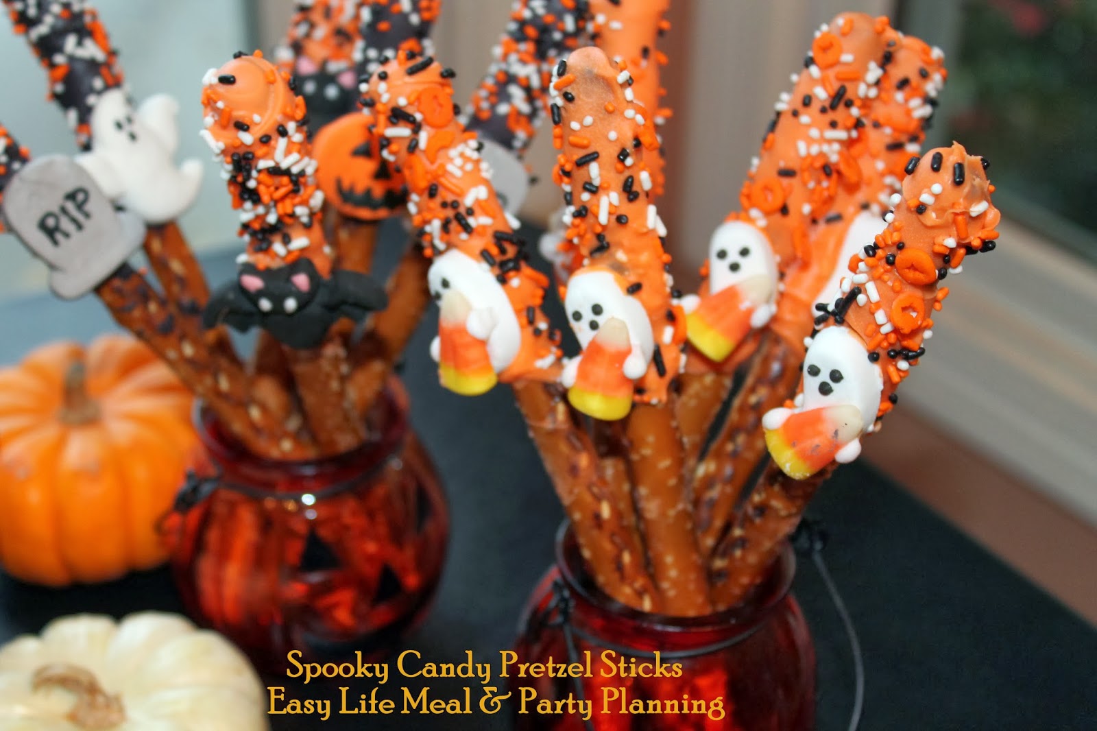 Easy Life Meal and Party Planning: Spooky Decorated Candy Pretzel Sticks