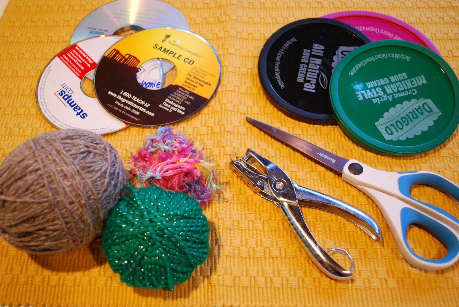 Make It... a Wonderful Life: CD Weaving Tutorial