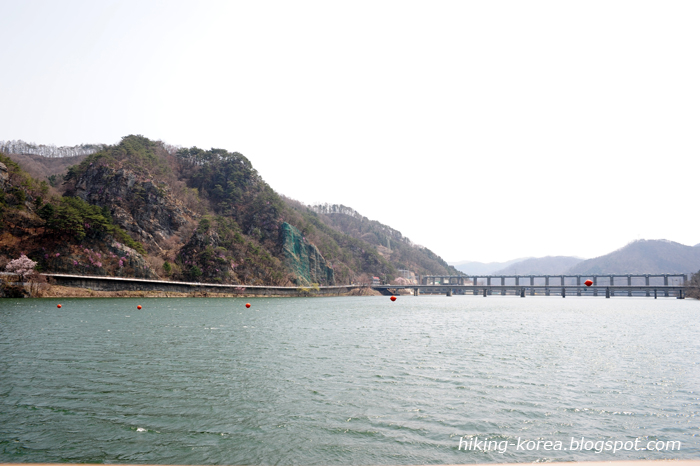 Hiking, Trekking, Local Tour in Korea: Samaksan - Beautiful lake and river