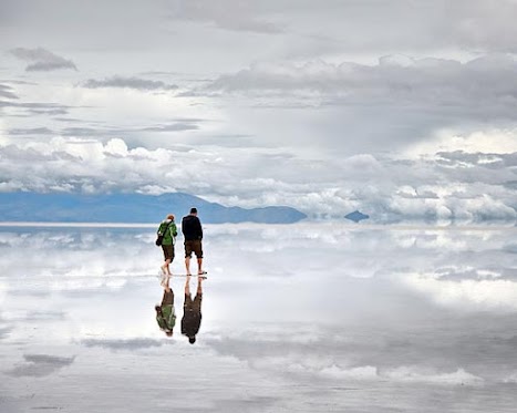 Amazing World: Reflect on the world's largest mirror !! Amazing place ...