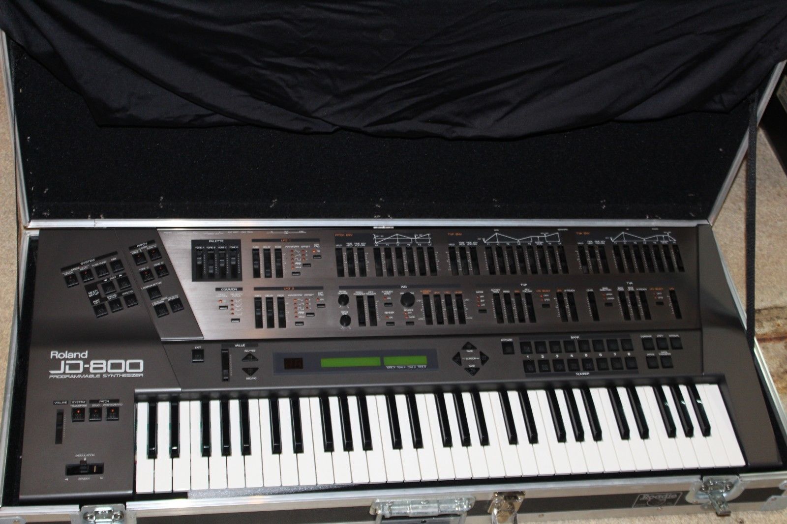 MATRIXSYNTH: Roland JD-800 Programmable Synthesizer with Case and Cover ...