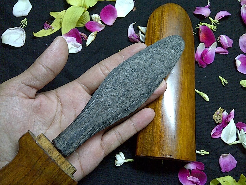 TOMBAK PUSAKA SURYOKONTO ~ Jimat Azimat | Batu Mustika Geliga | Keris ...