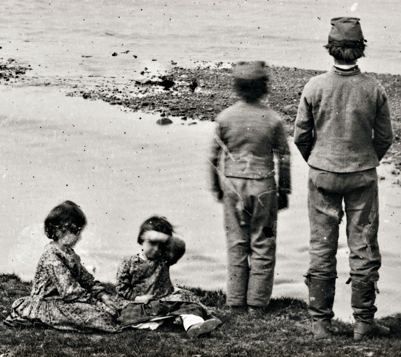 JOHN BANKS' CIVIL WAR BLOG: Then & Now: Iconic shot of kids, soldiers ...