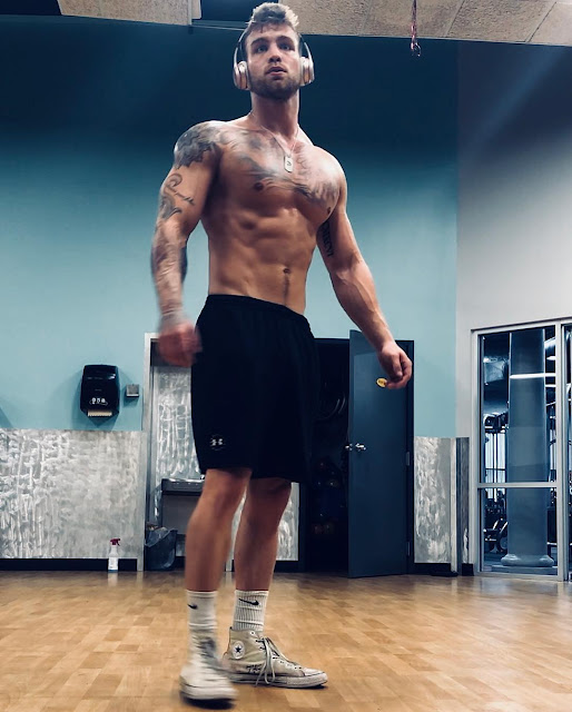 DUSTIN MCNEER: 54 IMÁGENES QUE NOS REGALÓ EN OCTUBRE