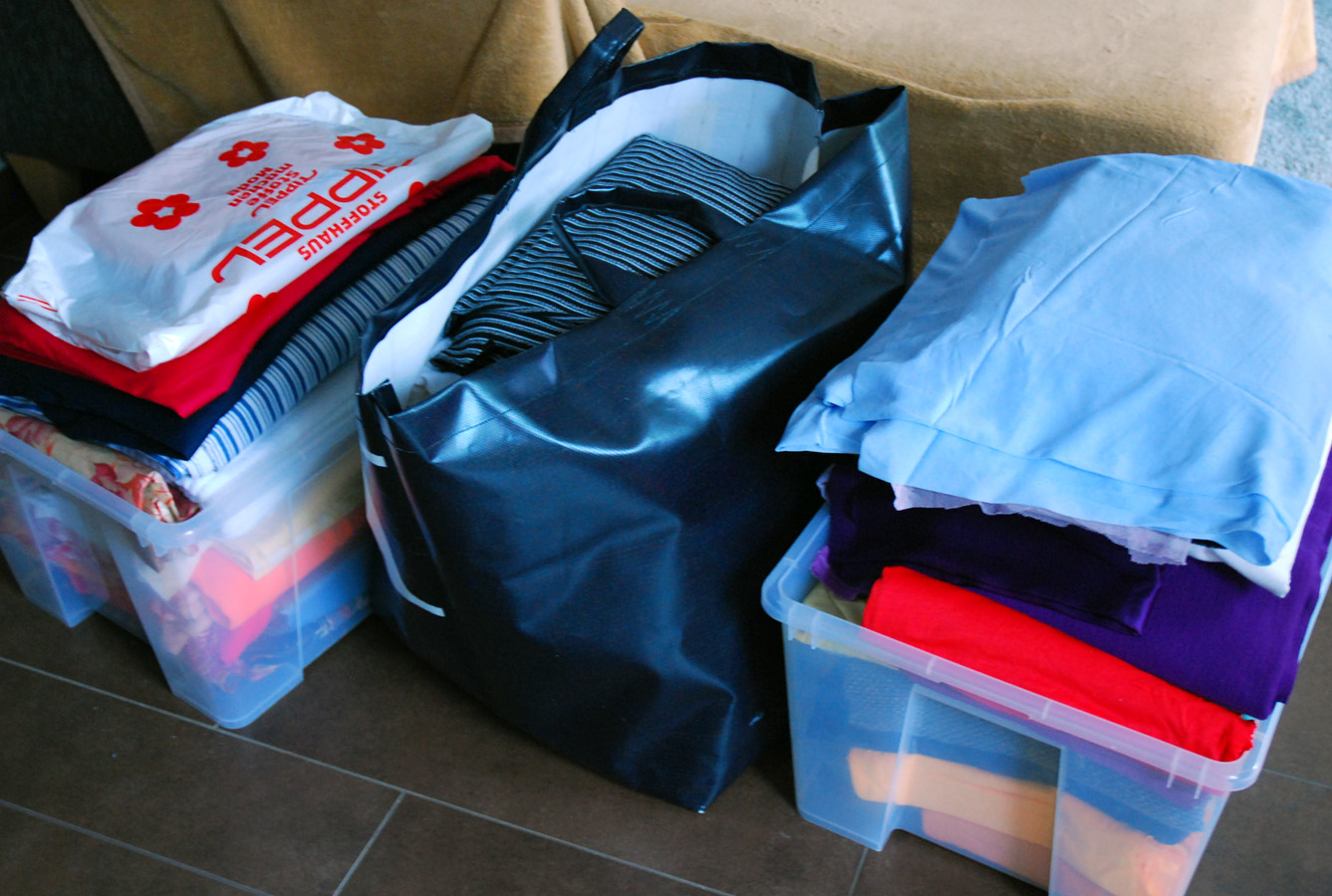 rot-gelb-blau.blog: Auflösung einer Stoffsammlung --- erster Versuch