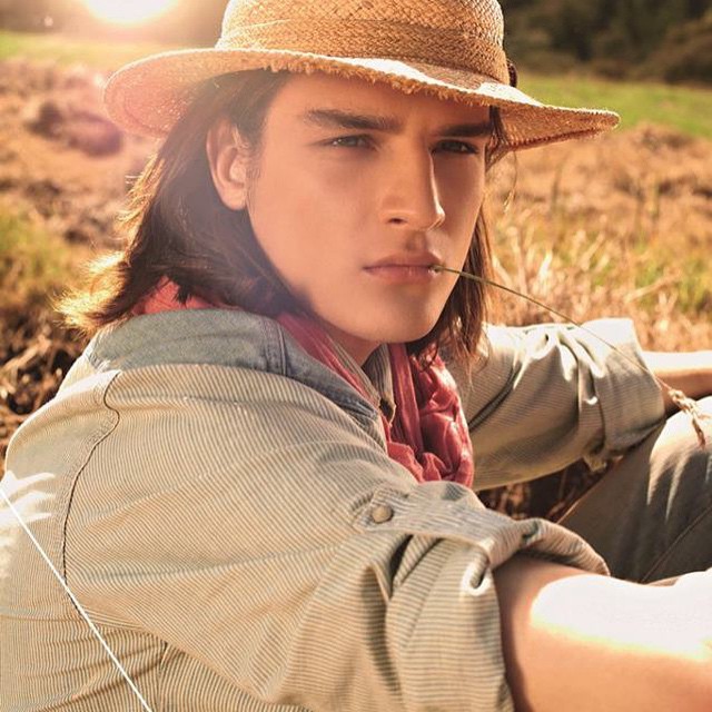 Fotos del actor Eduardo Pérez - TVCinews - TV de Paga - Música