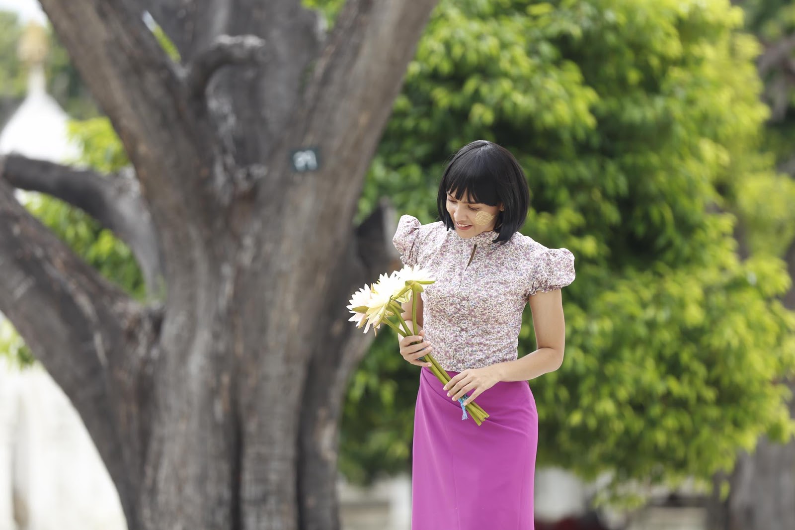 Aye Myat Thu Beautiful Snaps In Mandalay Pagoda