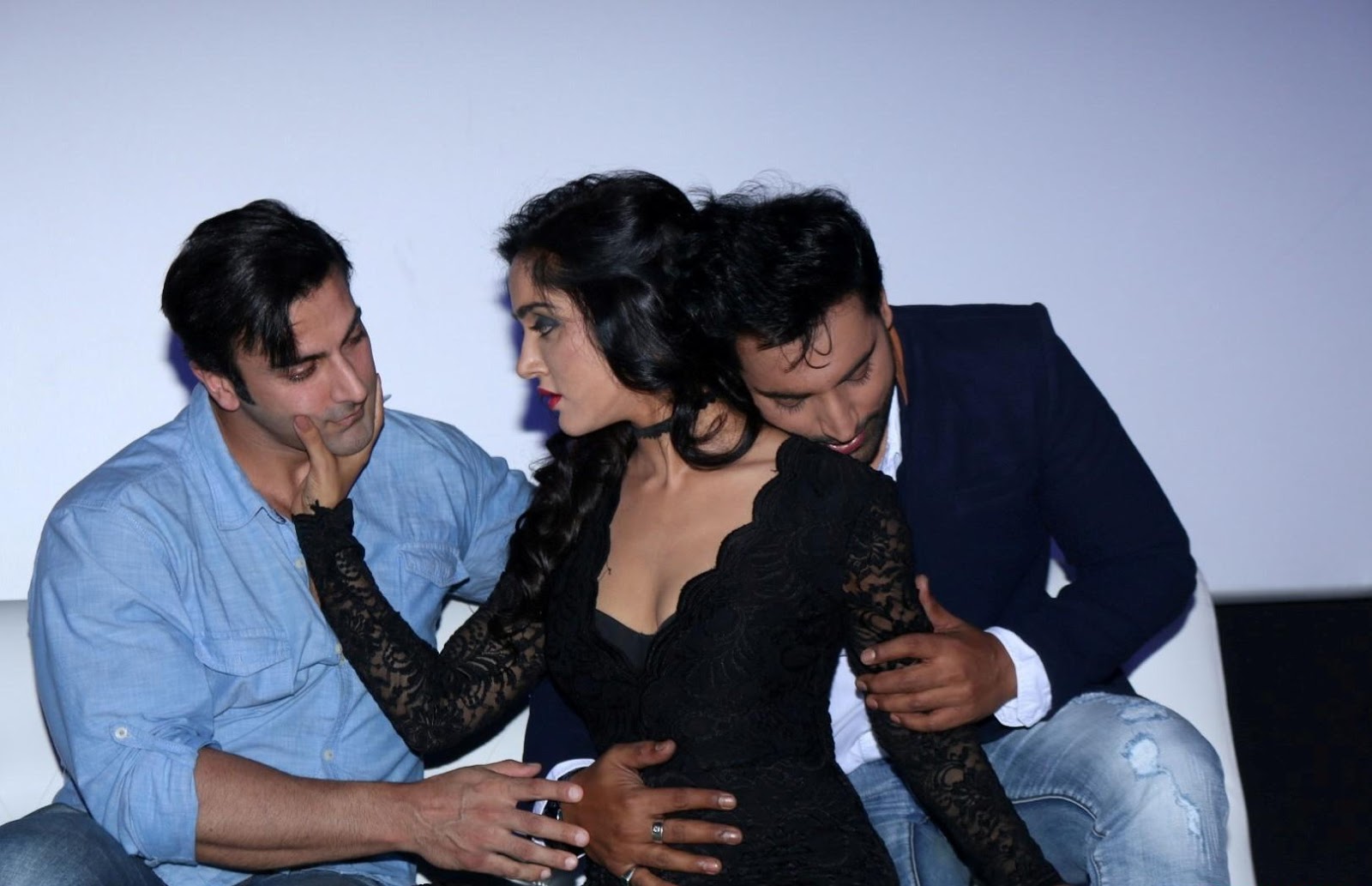 Ishq Junoon 2016 10 28 04 - Ishq Junoon Roantic Movie Spicy Stills