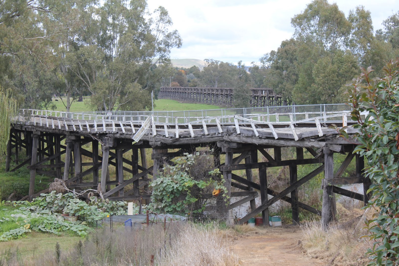 Welcome to the House of Murray....: Gundagai Railway Station and Prince ...