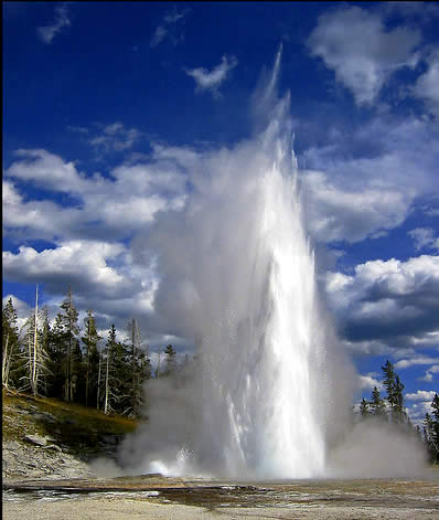 World's most spectacular geysers pictures - What D Facts?