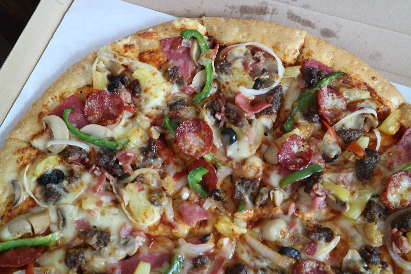 Greenwich Ultimate Overload is the Best Pizza for your Barkada - ARTSY ...