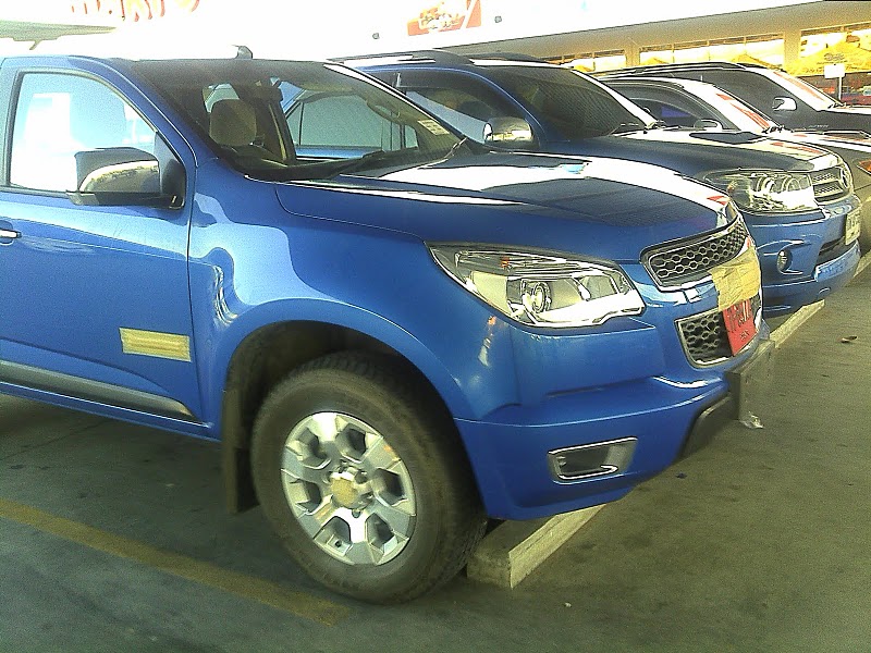 Sam's Auto Scoop: CAUGHT: Chevy Colorado sans camo