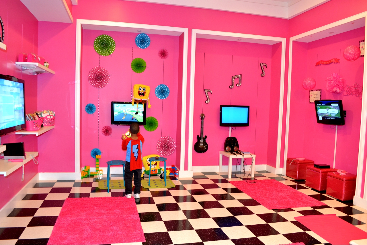 Pink Pastry Parlor at Phipps Plaza Makes Birthday Wishes Comes True