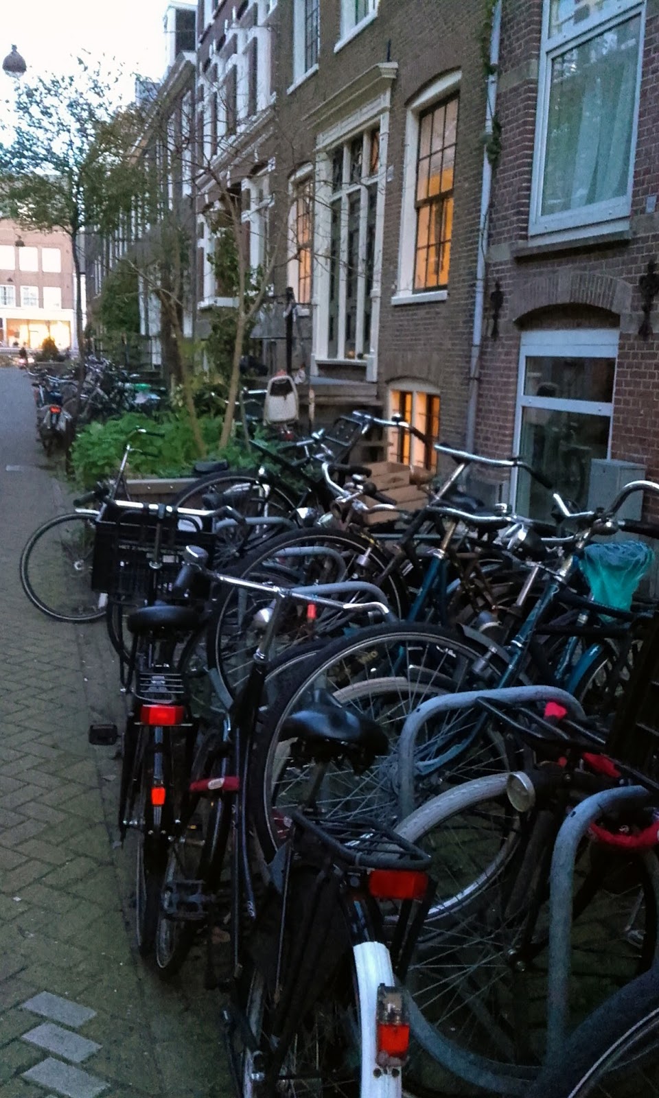 L'Espoir Olympique Jappuy: Miss Marcel ... Ici et Ailleurs ...