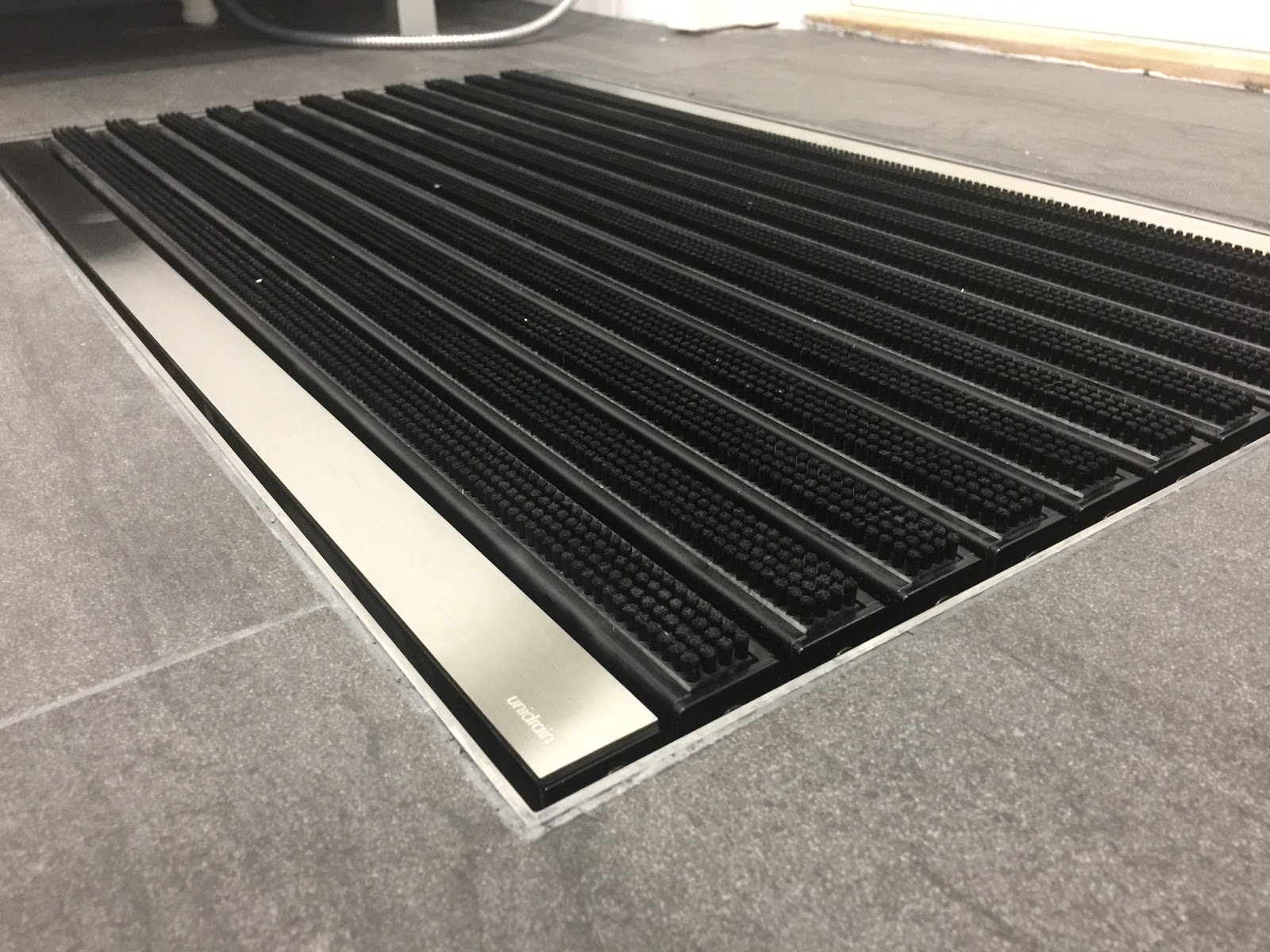 Timpurille talo -Rakennusblogi: Unidrain MatLinen asennus ja arvostelu